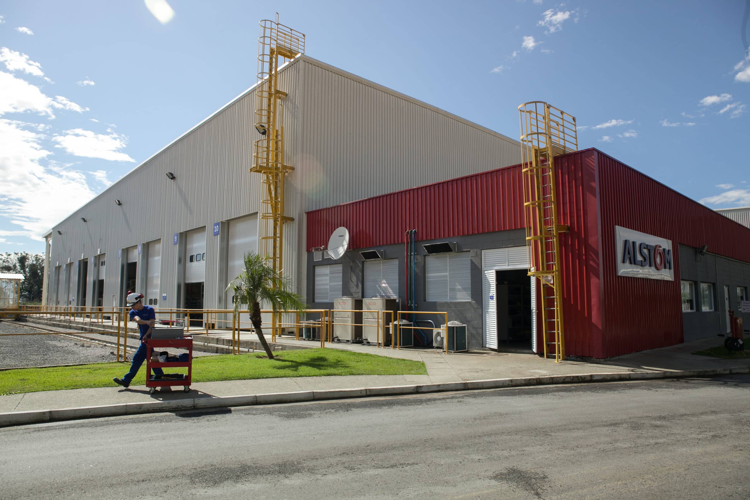 Alstom inicia a incorporação da Bombardier no Brasil - Revista Ferroviária