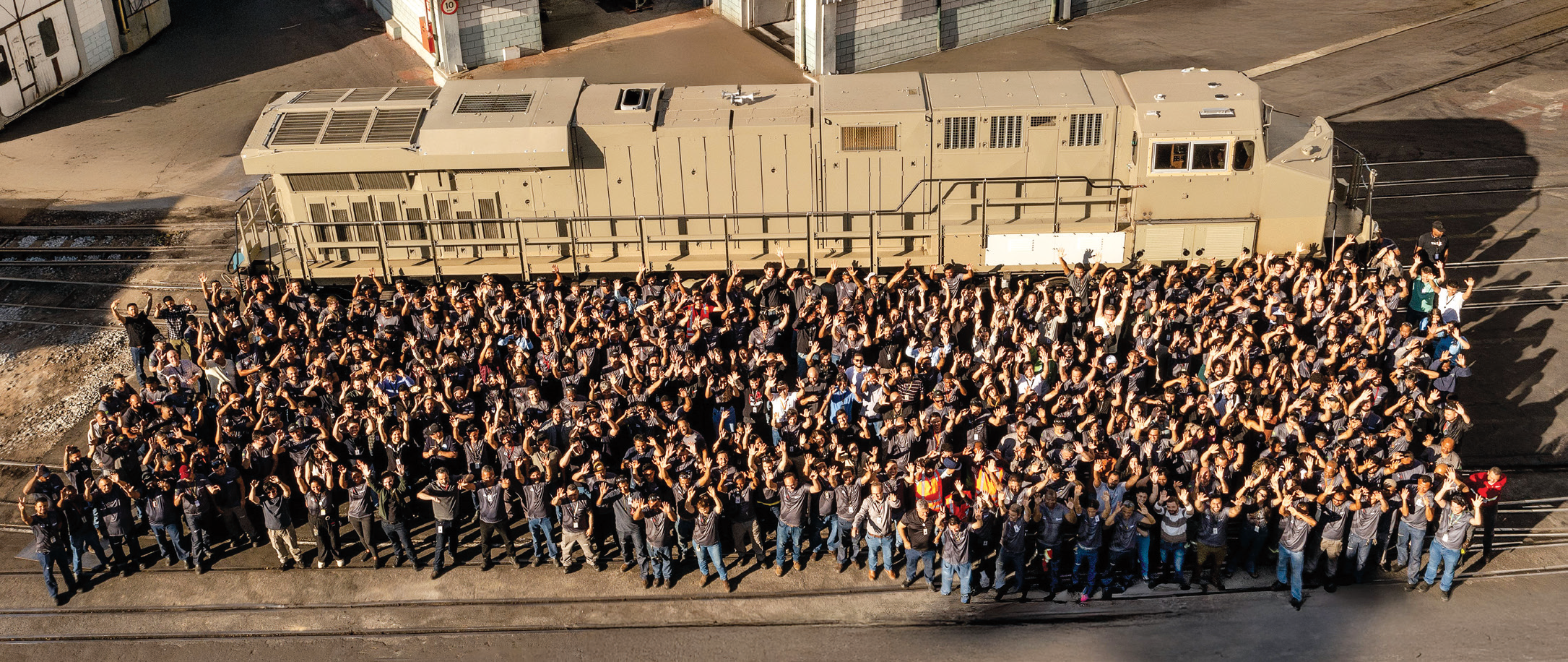 Wabtec celebra centésima locomotiva ES44 no Brasil - Revista Ferroviária
